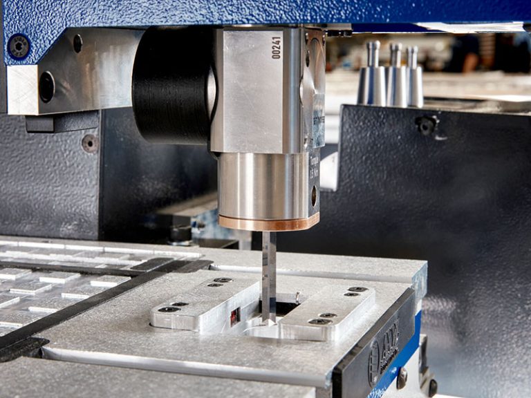 TRIDENT CNC Router - AXYZ